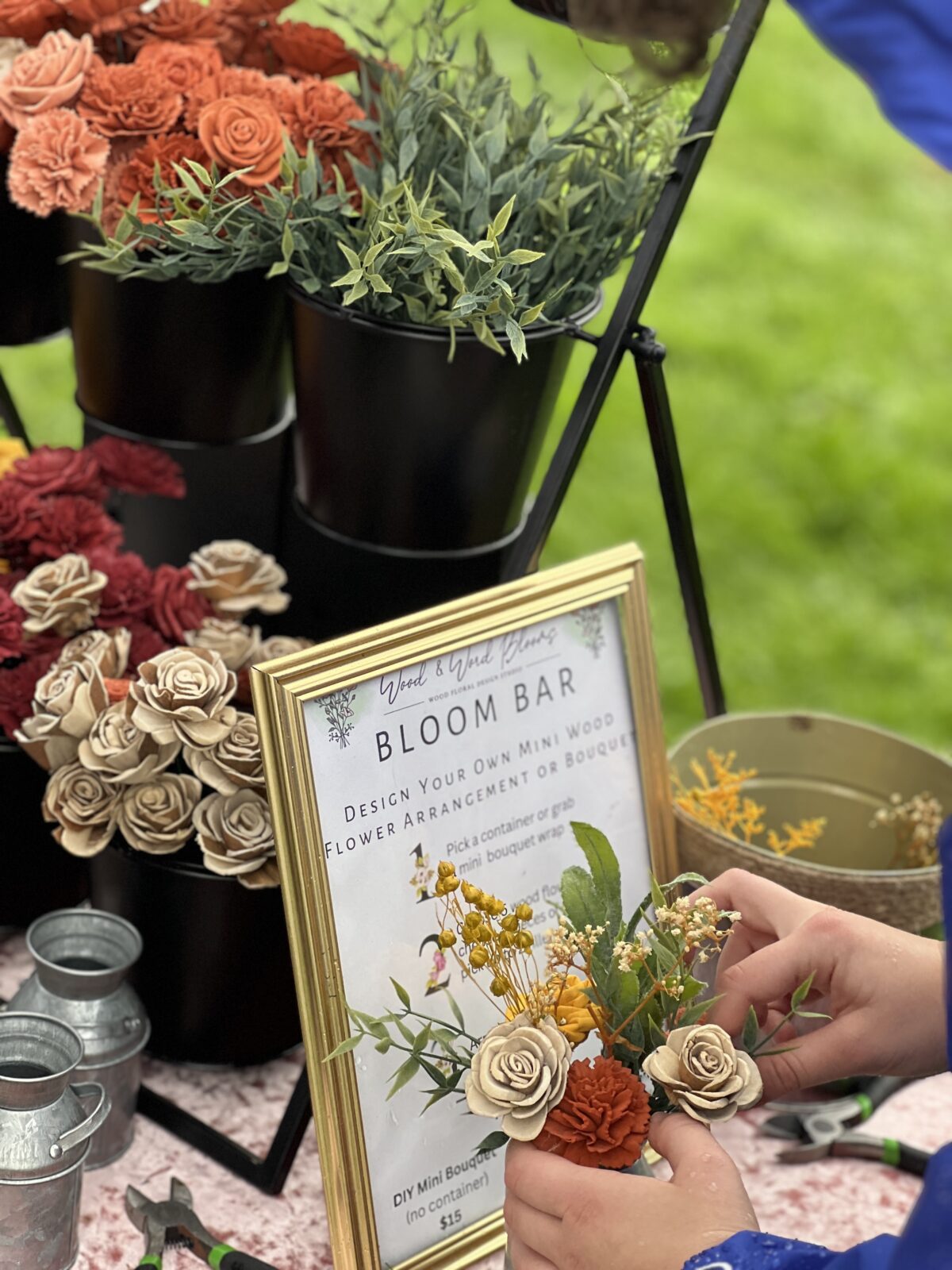 A DIY Wood Flower Bar: The Perfect Addition To Your Next Event ...